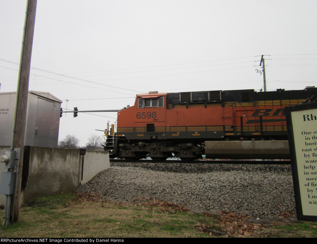 BNSF 6598